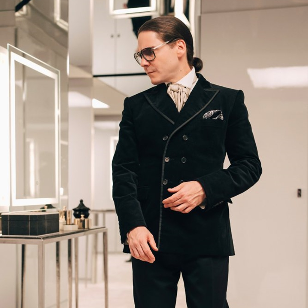 Becoming Karl: Κυκλοφόρησε το τρέιλερ της σειράς για τη ζωή του Καρλ ...